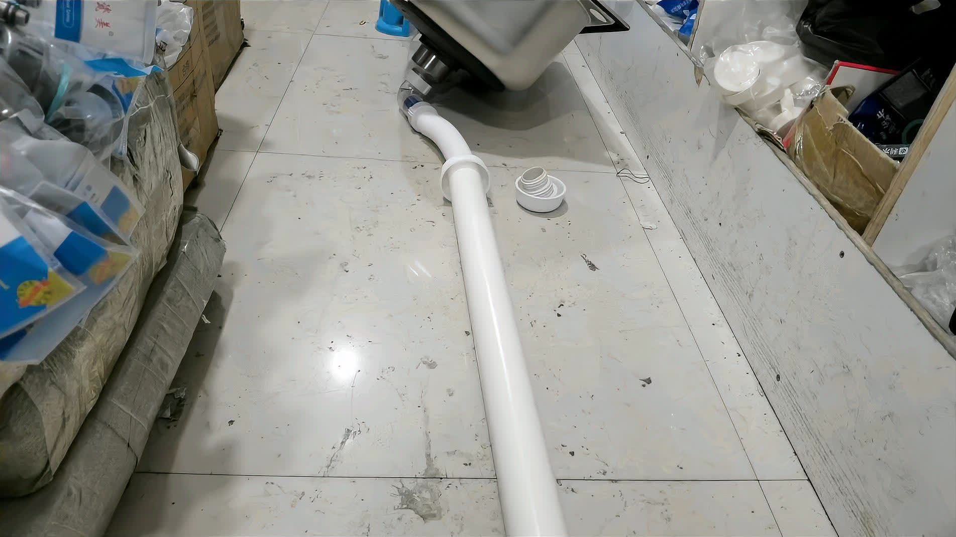 采用下水软管连接配件,是没有任何异味漏出的