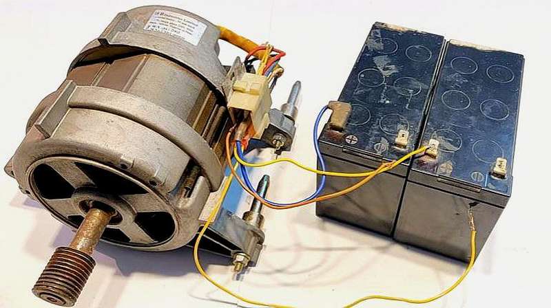 看看小伙是怎么修复旧电瓶的,学会了再也不用多花钱