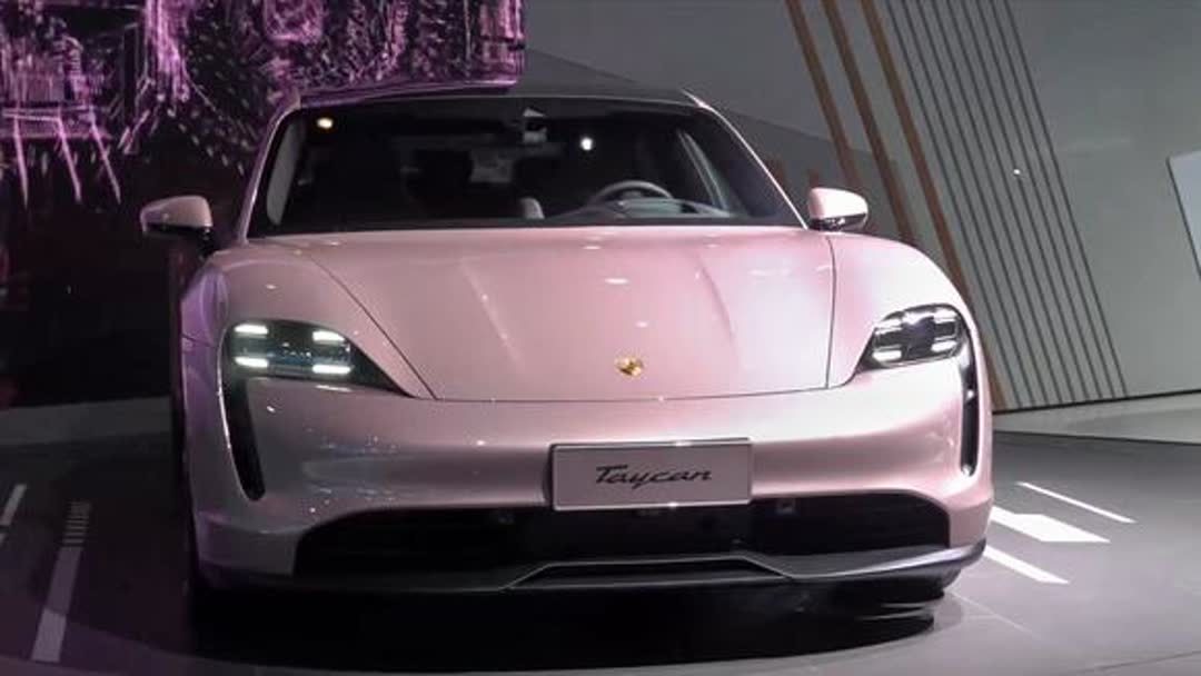 成都车展,有钱就买保时捷,没钱就买特斯拉,评入门保时捷Taycan