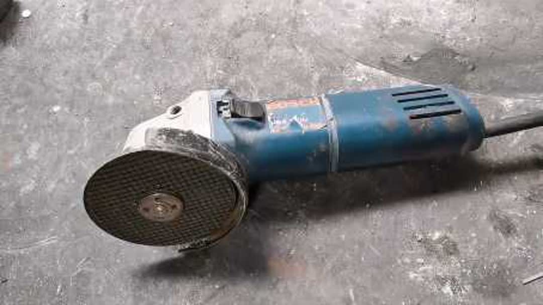 维修一台博世角磨机,这台角磨机有点难分辨真假,大家帮我看看