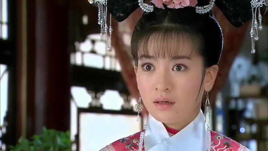 新还珠格格:小燕子不小心落到嬷嬷的手心里,这下她老实不嘚瑟了