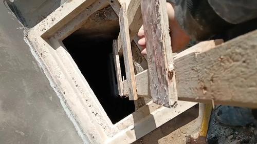 曾大米农村自建房第89集,拆除化粪池下面的模板,要注意安全哦