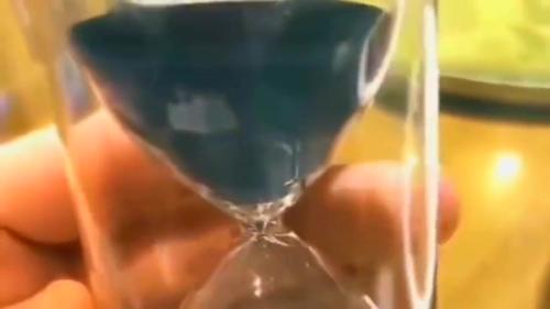 商家承诺,特意放了沙漏计时,要怎么打破这个规则?