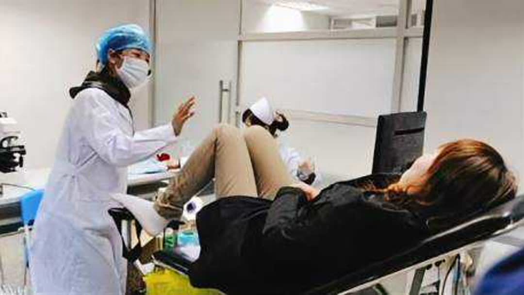 女性上环手术是如何完成的?镜头记录全过程,让人心疼不已!