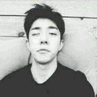 无助与冰冻的眼睛 