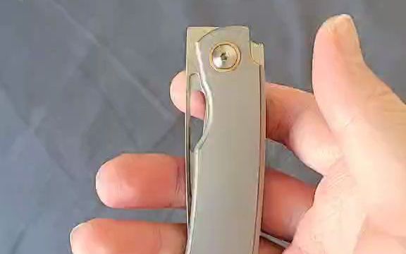 龙鱼 M390粉末钢 半一体钛合金柄 分段刃 前置后置指推多种打开方式 ...