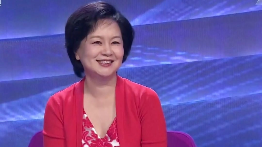 流淌的歌声:陈明真深情演唱,配上这舞台的设计,也太仙了吧!