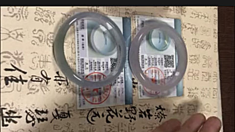 简单有效原来仅用十秒就能鉴定出翡翠手镯的真假了