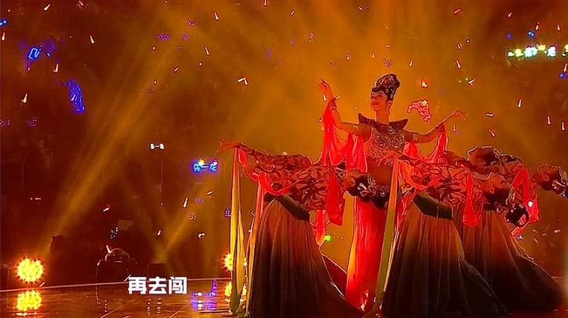 韩红震撼开唱,舞台效果惊艳全场,网友:太美了!