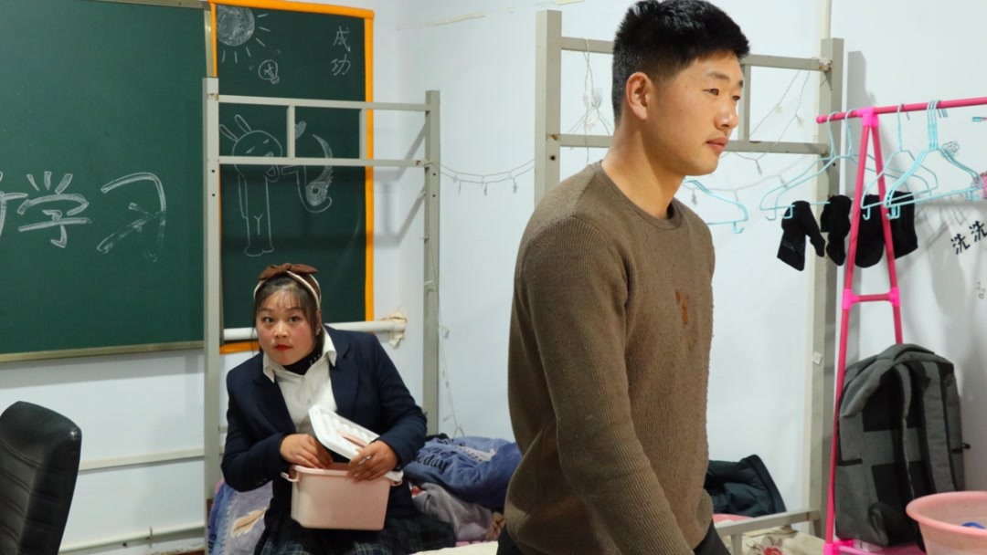 贵族学校3:家里没钱,命命为了实现愿望,竟偷走爸爸20万