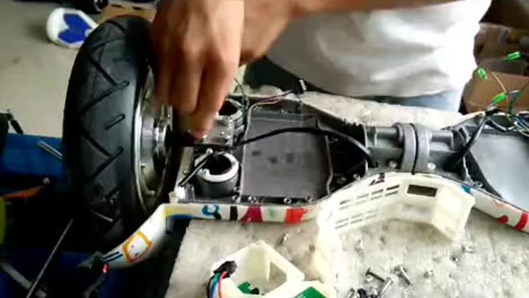 阿尔郎平衡车拆外壳视频