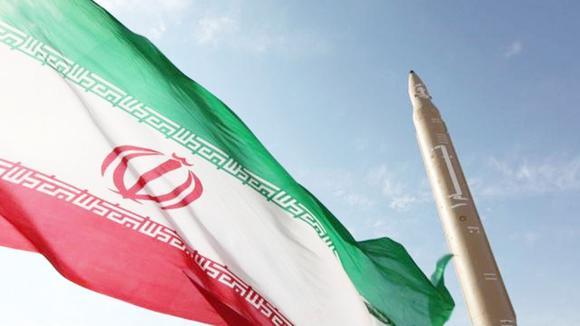 美军遭严重挑战,伊朗军队已进入战备状态,大量导弹艇部署海峡