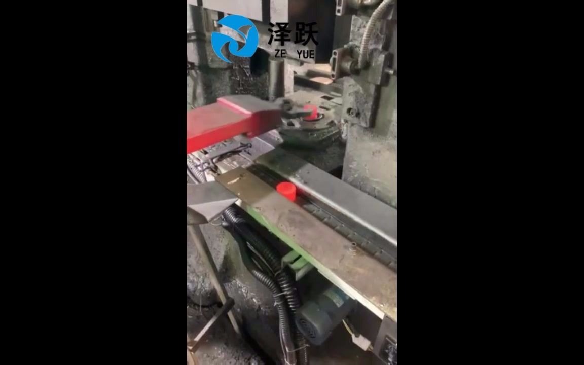 燃气火盖锻压机械手、自动喷石墨水冷却、自动上下料装置