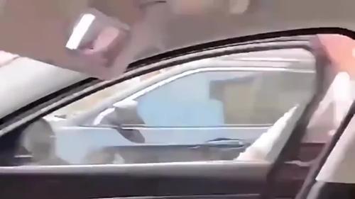 会议很重要,美女老板遇到这样的老弟,我可以不开会