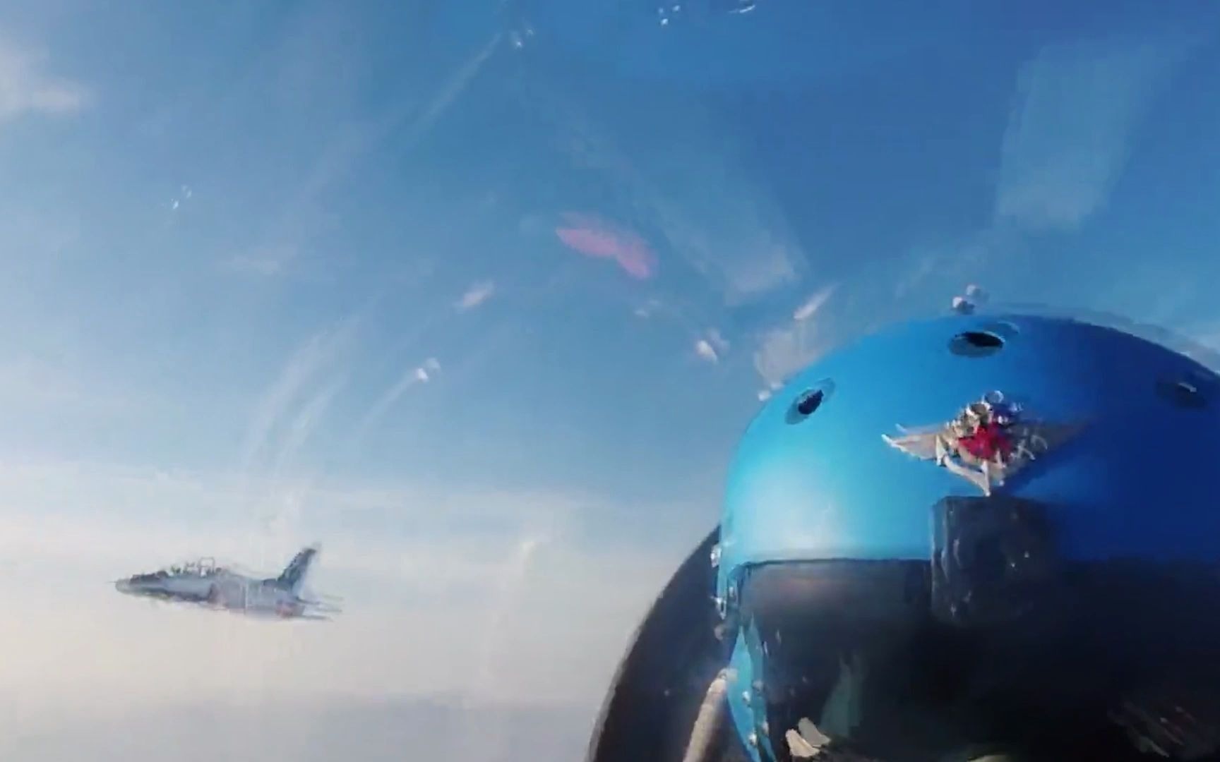 第一视角:海航飞行学员模拟空战,飞行员使用英语战术口令