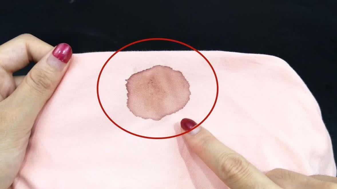 床单血渍难清理?教你简单方法,新老血渍轻松去除,又学会一招