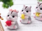 奶酪奶瓶粉结仓鼠 · 梧桐家羊毛毡 戳戳乐手工制作diy视频教程