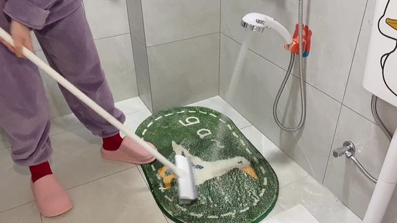 是不是解决了跟我一样花洒无处安放的烦恼。#抖音抢新年货节