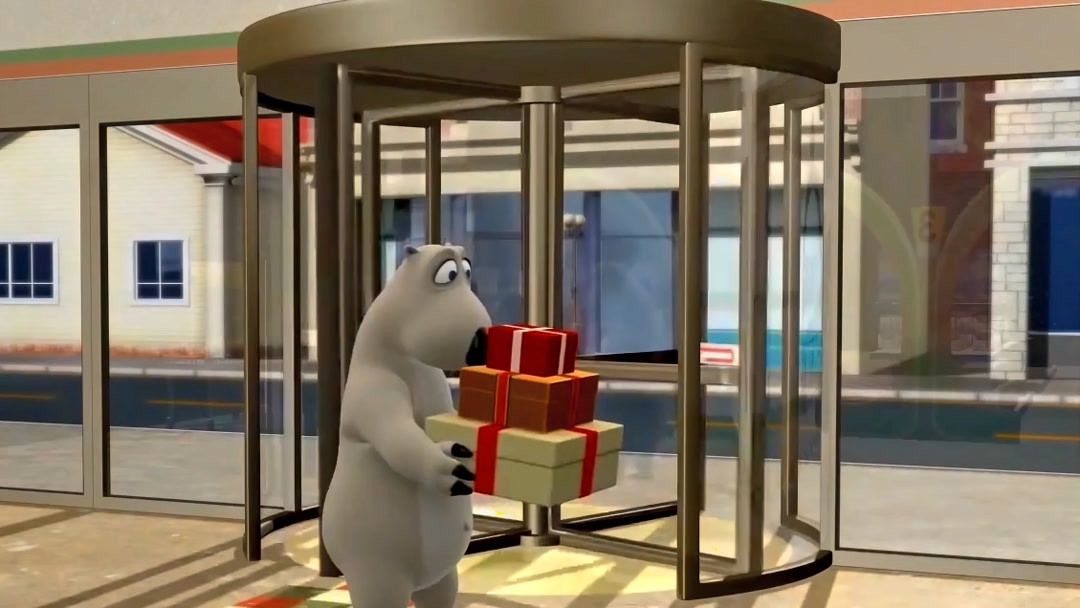 倒霉熊逛百货商场,遇到旋转门,僵持不下