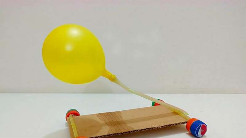 能制作出这样动力小车的,也算是人才了!