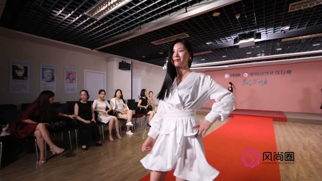 风尚圈形象管理师专业班韩九久现场指导