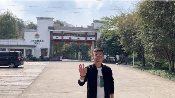 没想到农庄也有房车,大家猜猜价格是多少一晚!