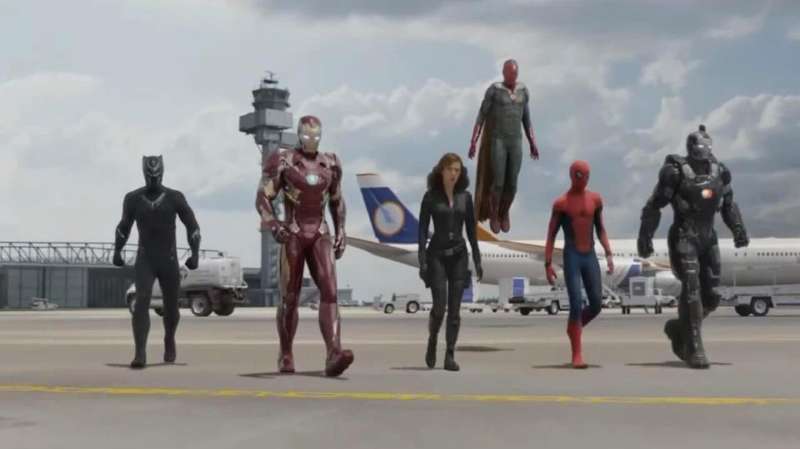 机场战斗现场-美国队长:两队开战,究竟哪对的火力更强大呢?