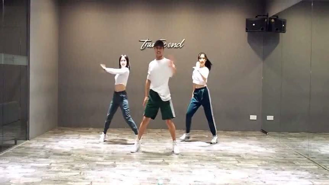 这样的小哥跳起来好有魔力,简单易学舞蹈教程,热门舞蹈视频