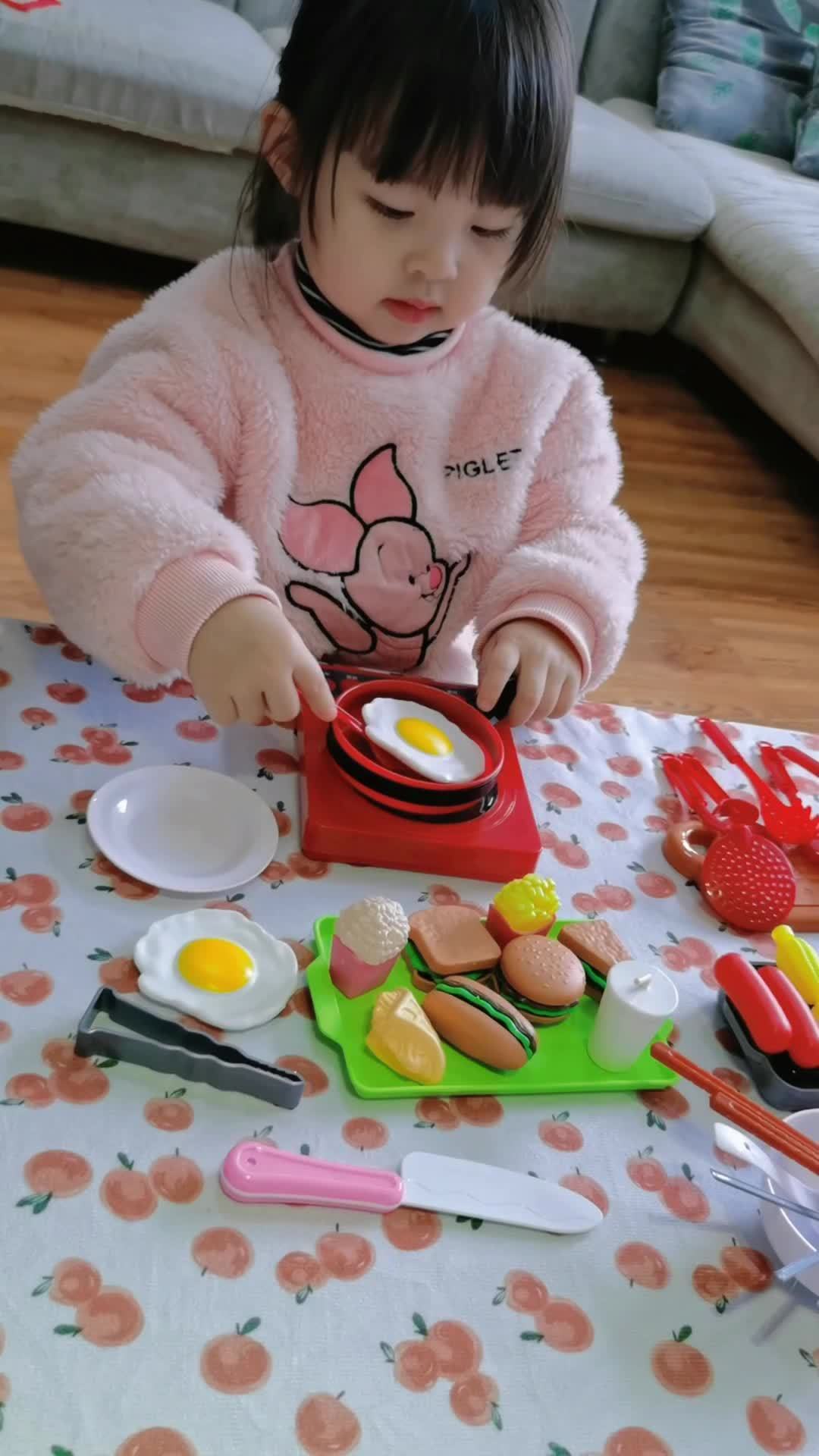 宝贝都喜欢玩的过家家厨房玩具,能教宝宝认识食物,模拟做饭,整整一...