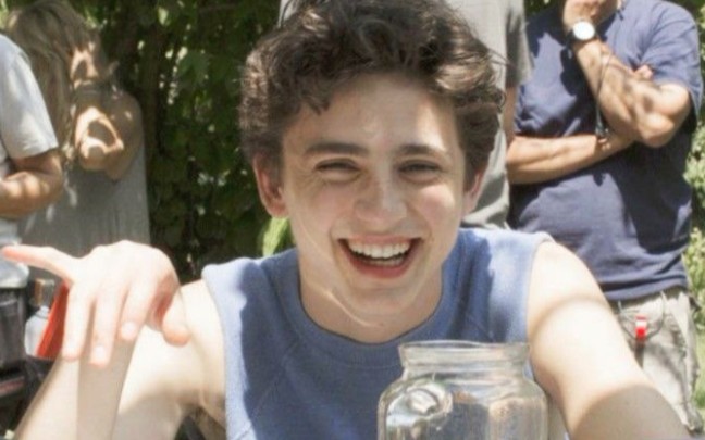 「请以你的名字呼唤我」为数不多的搞笑片段 我也想这么叫人起床