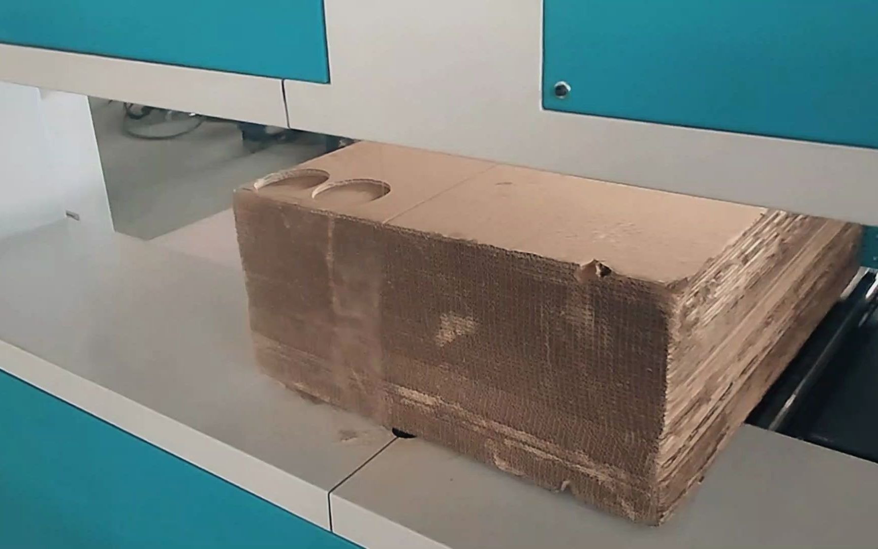 异形纸箱切割 数控异形切割机加工全过程