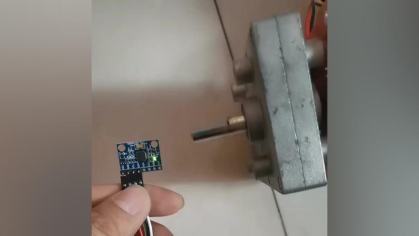 三轴加速度传感器 控制舵机 #单片机开发