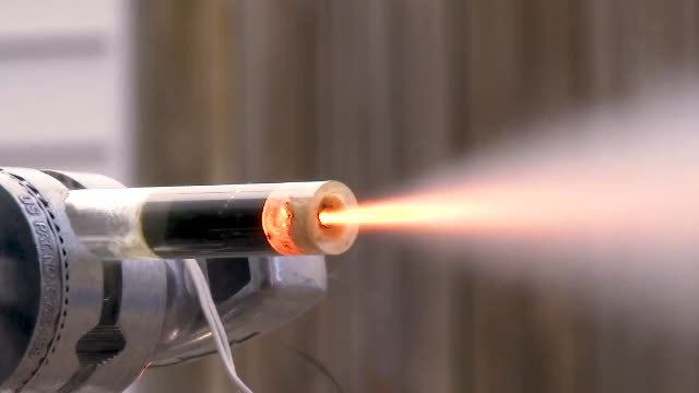 火箭是怎样发射升空的?用白糖模拟火箭燃料,点燃后太壮观了