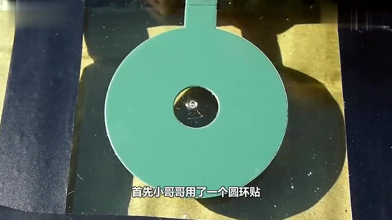 使用树脂修复汽车挡风玻璃,几个步骤下去,车窗就和新的一样了