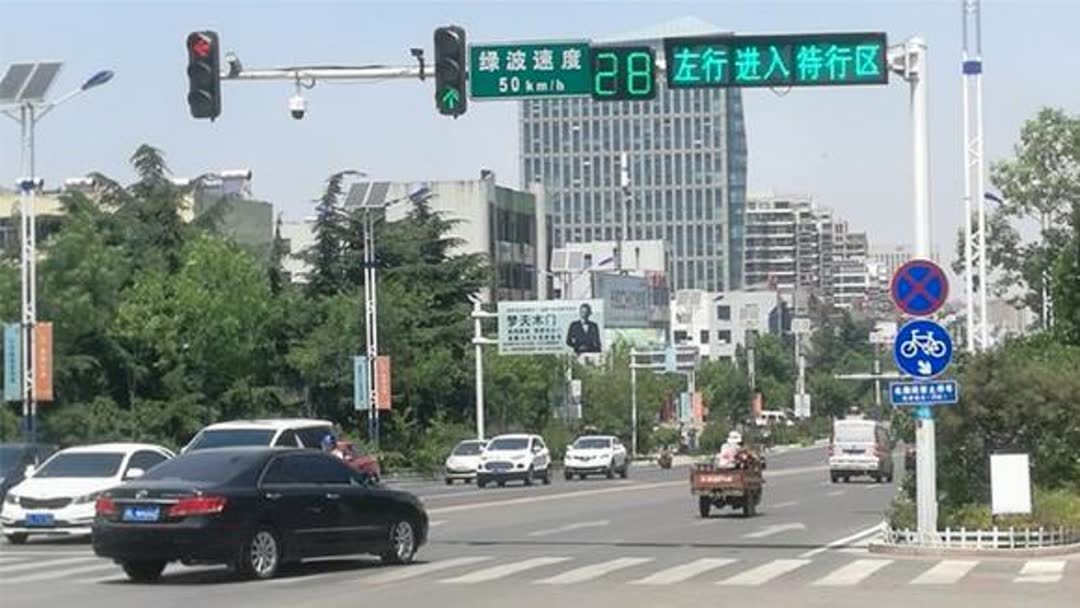 左转弯待转区应该怎么走?交警表示:走错和闯红灯没有区别