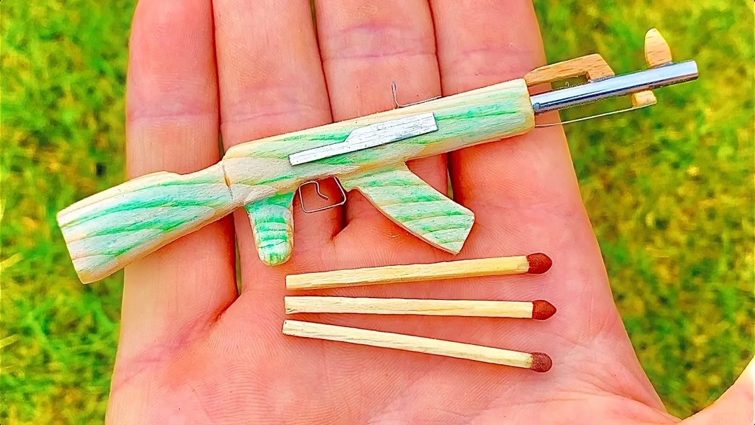 如何使用雪糕棍制作迷你玩具枪?新奇趣味手工,一起来见识下!