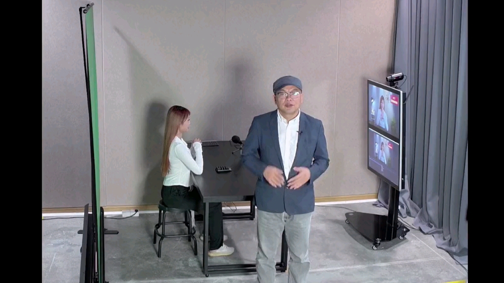 ...让老师一个人批量完成专业水准的讲课录制和直播 #微课制作 #录播...