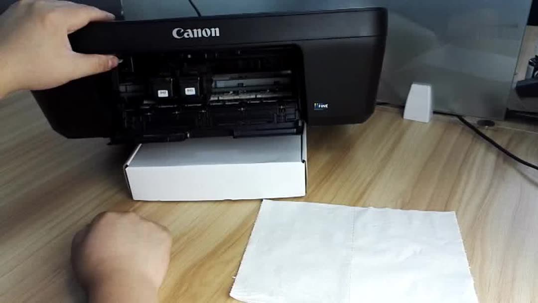 佳能2580S打印机 - 连喷墨盒安装