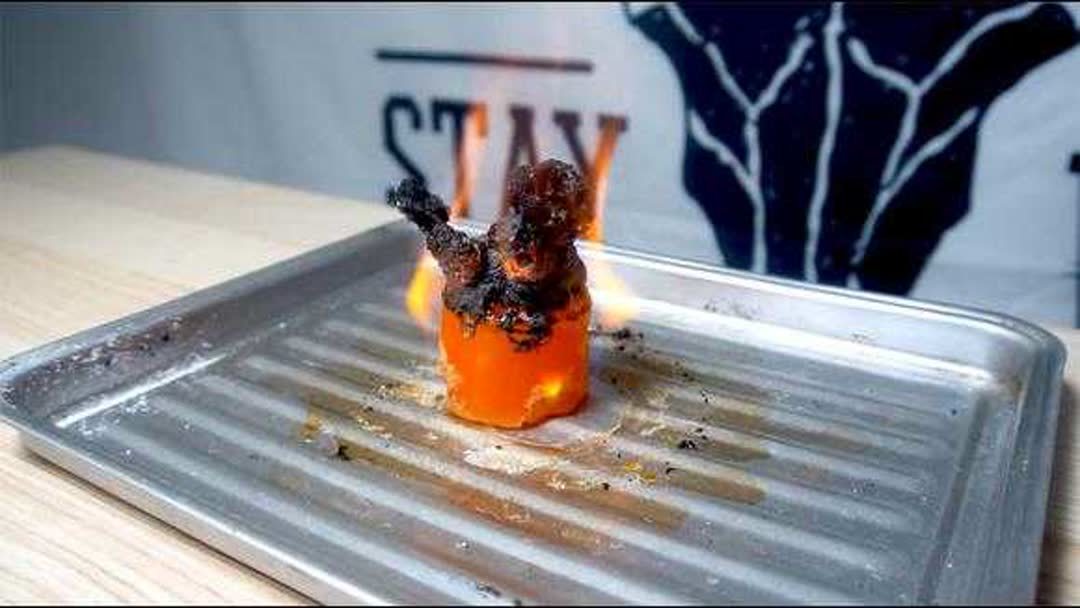 用维生素C含片制作的法老之蛇,厉害吧