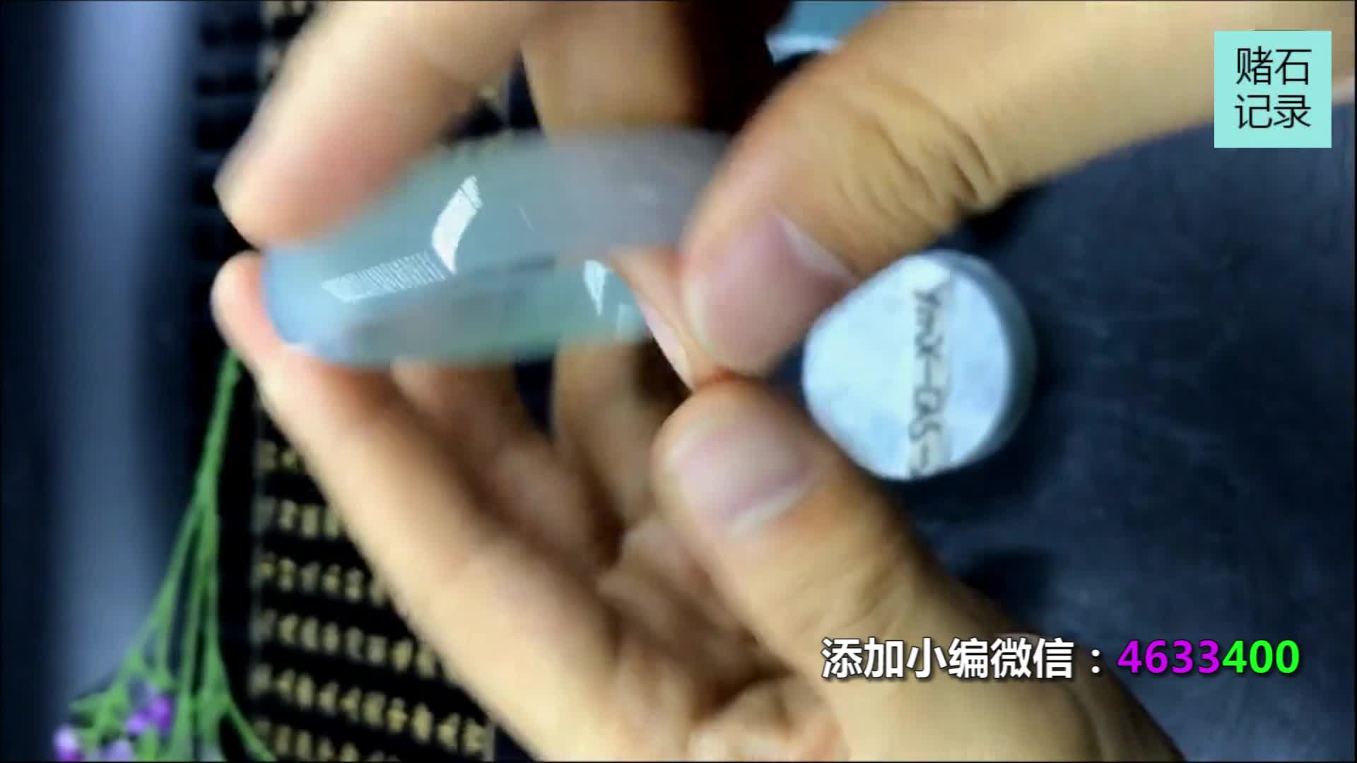 35000块买的翡翠原石,现场切翡翠手镯!见证一刀穷一刀富