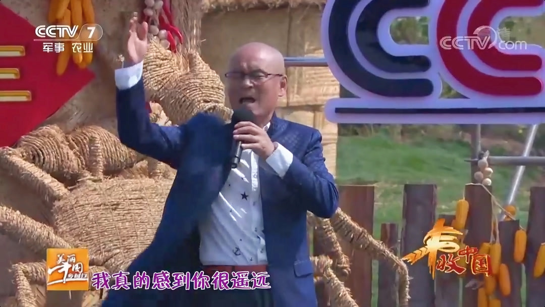 李进现场演唱《你在他乡还好吗》,唱出经典中经典,听得让人热泪