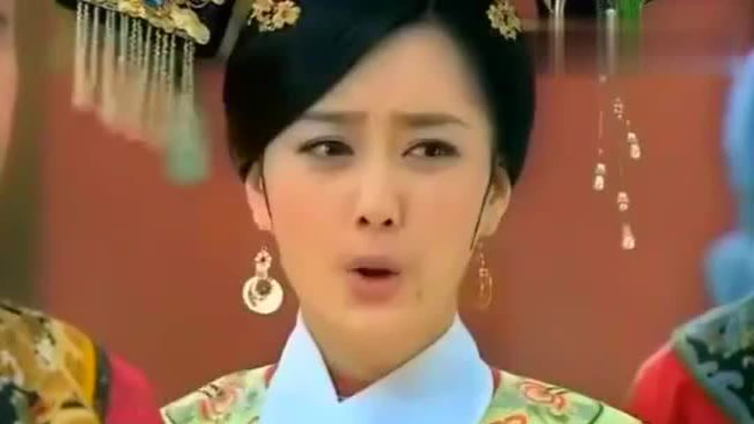 传说中的杖刑啊!不认错就打,一堆丫鬟求情都没用,小燕子太惨了