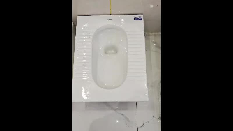 选购蹲便器的时候,如何分辨蹲便器的前出水和后出水