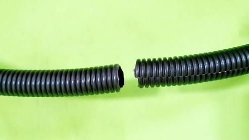 2根雷同粗的波纹管怎么连一起?合格水电工都这样接,不用胶布缠