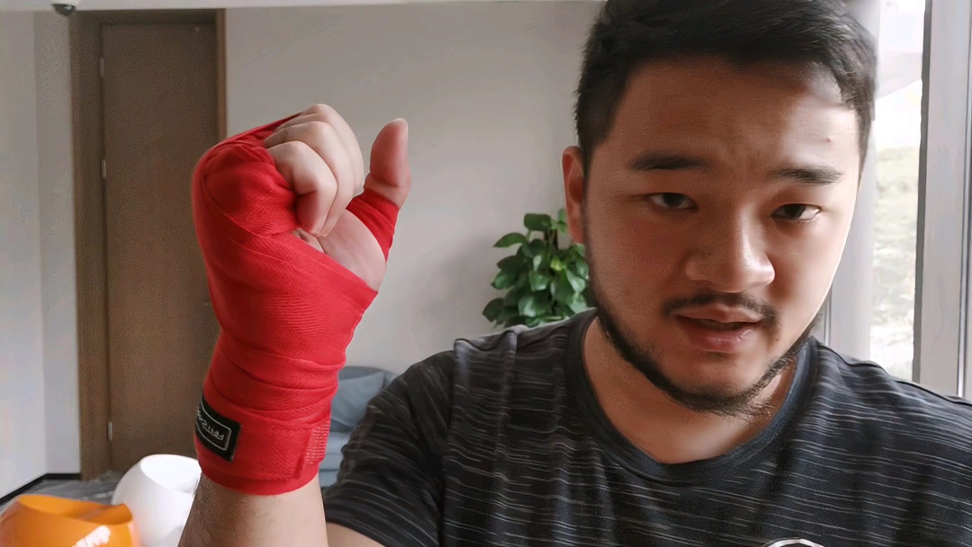 老李教你正确的缠拳击绑带,这样绑打拳就不会伤到手