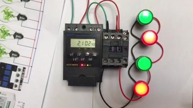 电工知识:时控开关使用方法,如何控制接触器接线步骤一一讲解