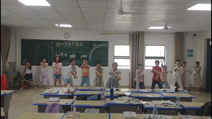 #doudream创作者计划 #六一儿童节 啦啦操练习,加油哦宝贝们