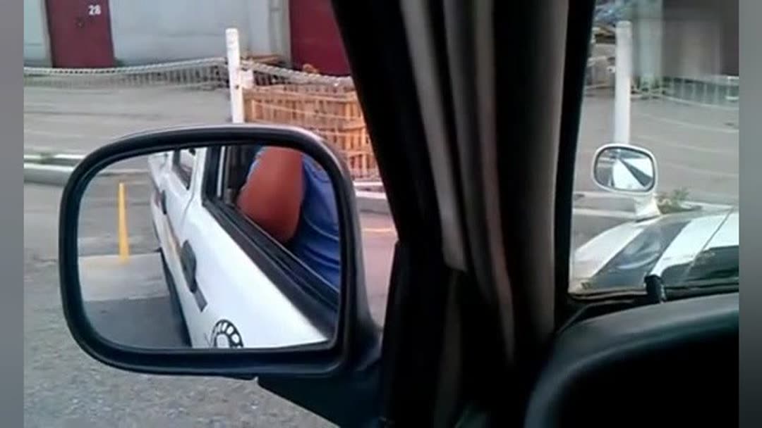 皮卡车 倒车入库 视频