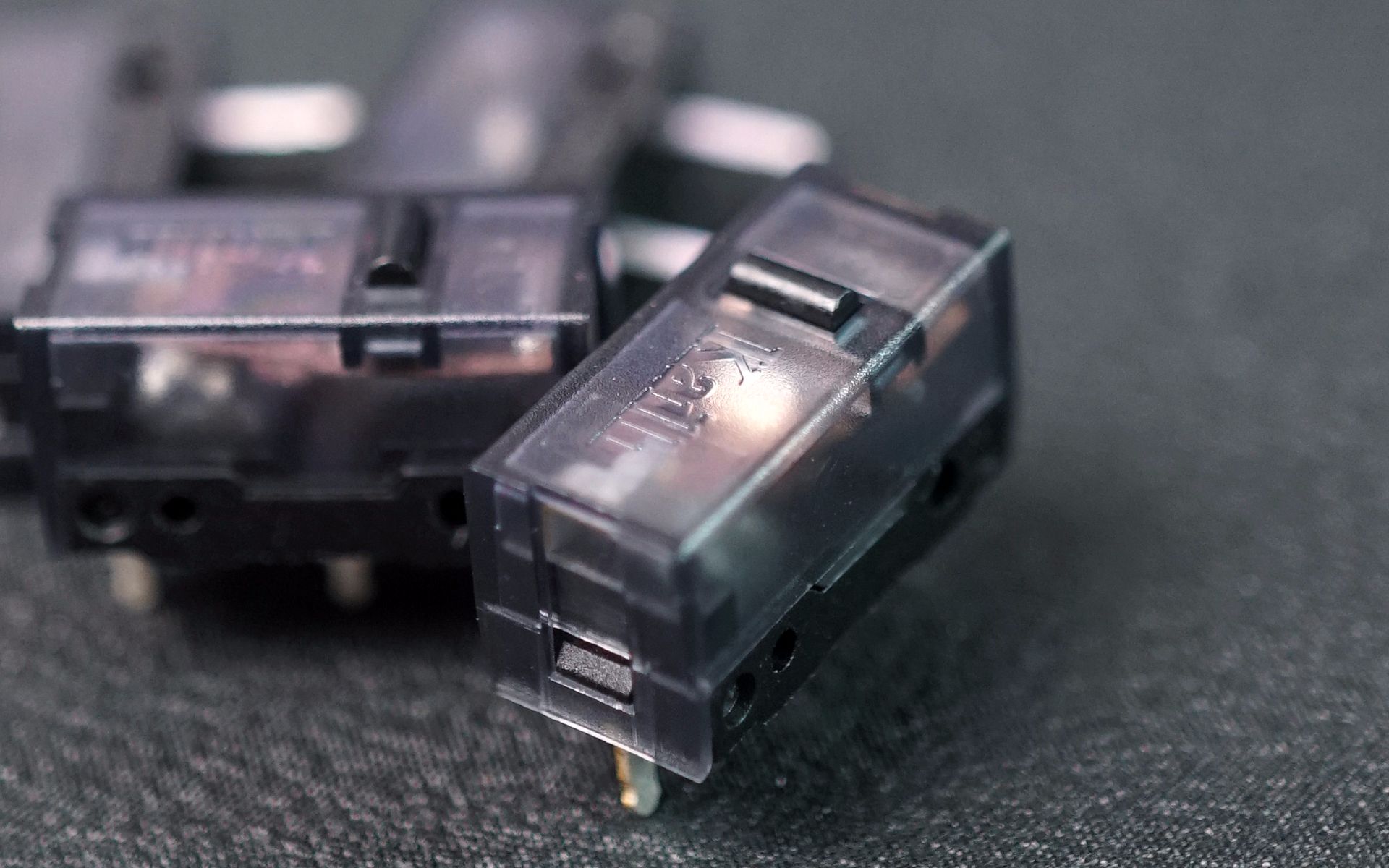 快上亿次寿命的游戏鼠标微动,了解一下:凯华80m微动