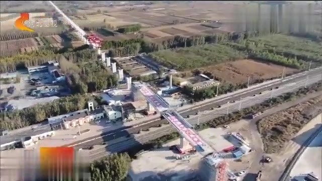 津兴铁路上跨津霸铁路连续梁转体完成